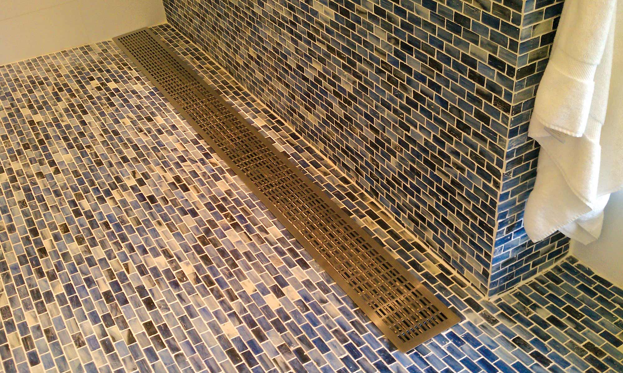 Perforated-Grille-Shower-Floor - AAG2020